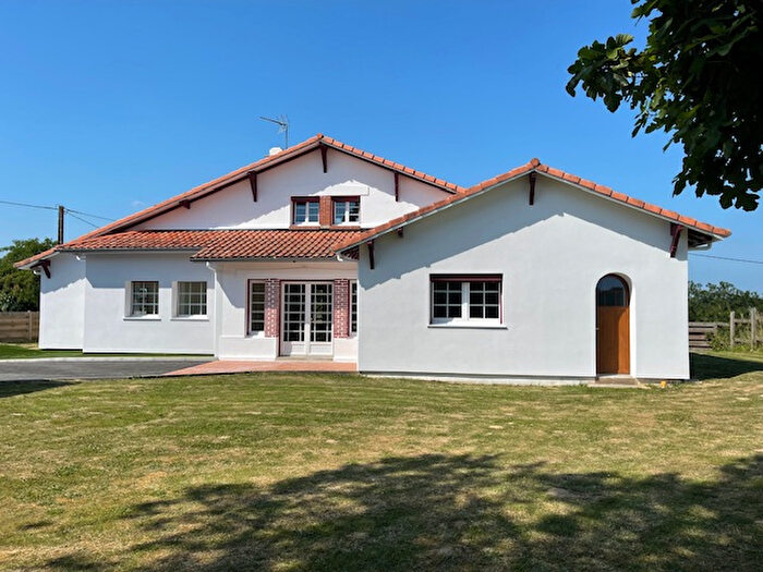 Maison 5 pièces à Poyartin, à louer