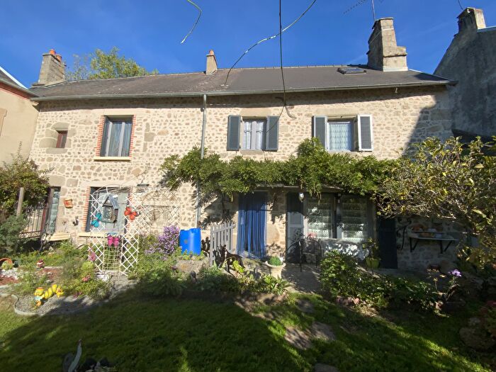 Maison à vendre - Saint-Pardoux-les-Cards - 7 pièces - 4 chambres