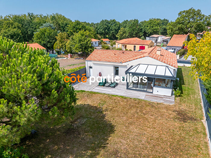 Maison à vendre - Saint-Georges-de-Pointindoux - 5 pièces - 3 chambres