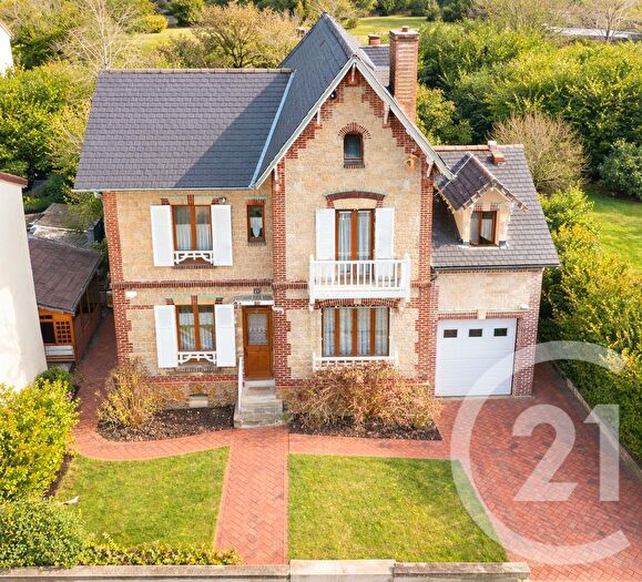 Maison à vendre - Beaumont-sur-Oise - 8 pièces - 5 chambres