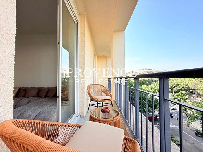 Périer, Marseille 8ème arrondissement - Appartement 4 pièces à louer