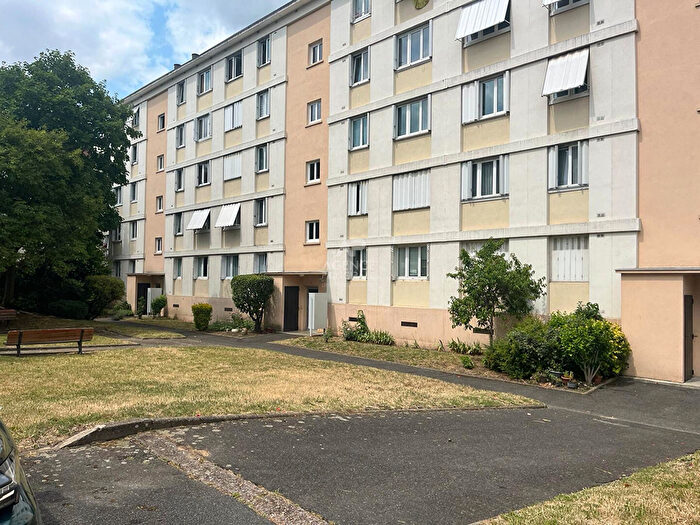 Appartement 4 pièces à Nanterre, Vieux Pont, à vendre