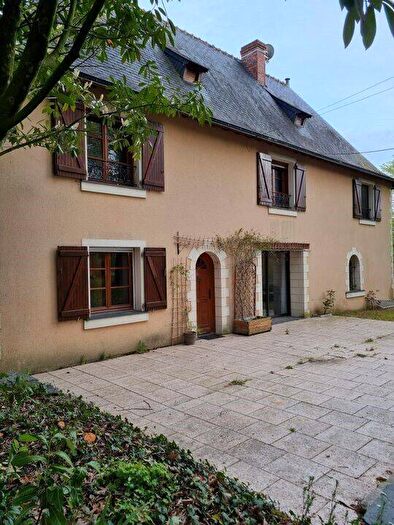 Maison 8 pièces à louer à Rives-du-Loir-en-Anjou