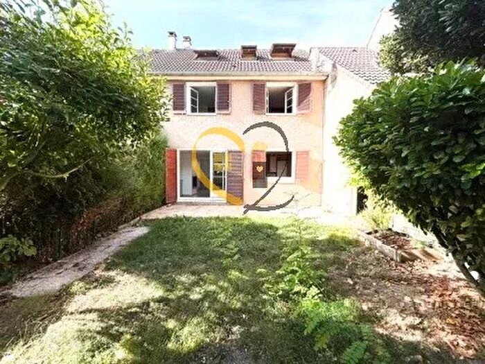 Fontenay-le-Fleury, Vieux village : Maison 9 pièces à vendre