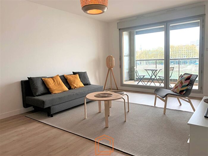 Appartement à louer - Flammarion, Lyon ème arrondissement - 3 pièces - 2 chambres