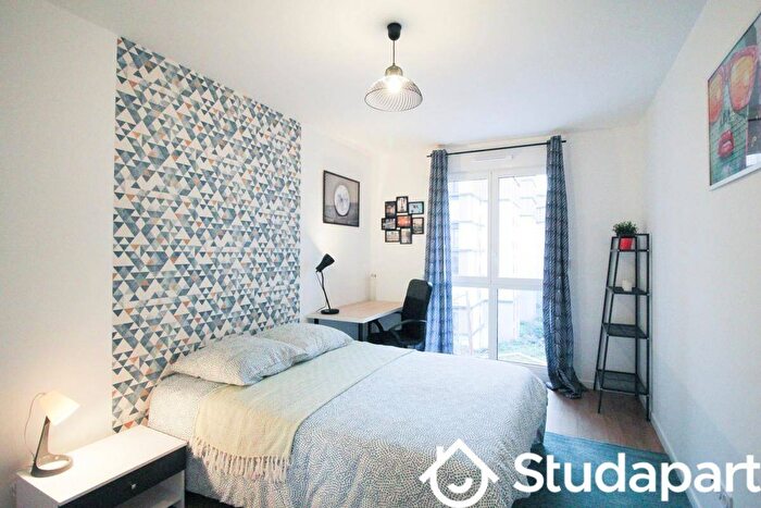 Appartement à louer - Victor Hugo-République, Clichy - 1 pièce - 4 chambres