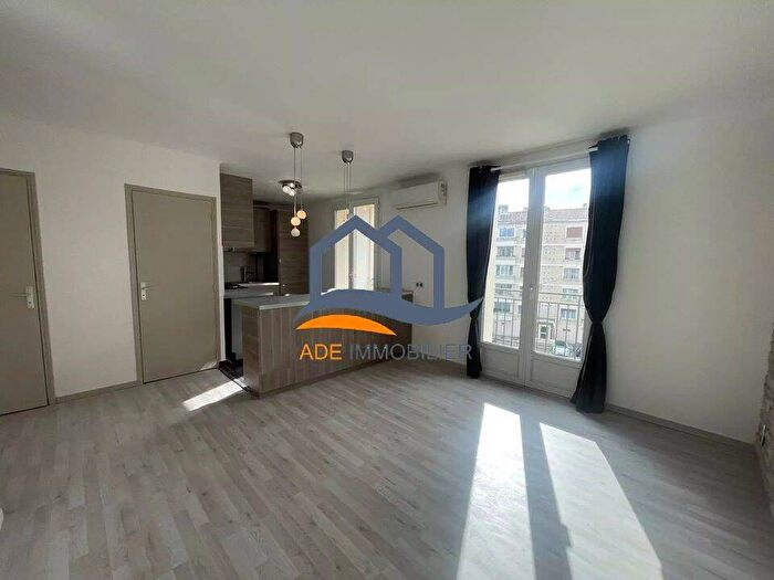 Appartement à louer - Aix-en-Provence - 3 pièces - 2 chambres