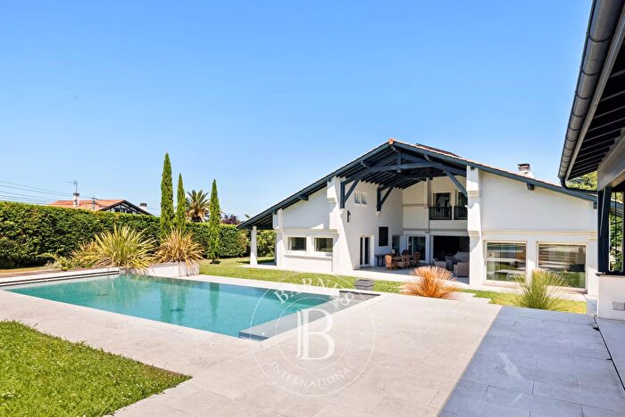 Maison 8 pièces à Arcangues, à vendre