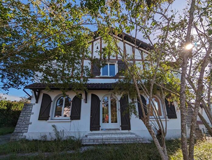 Maison à vendre - Saint-Paul-lès-Dax, Peyrouton, Bourdious - 8 pièces - 6 chambres