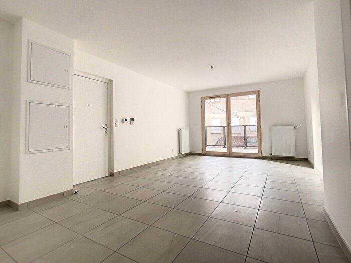 Appartement à louer - Cusset, Villeurbanne - 3 pièces - 2 chambres