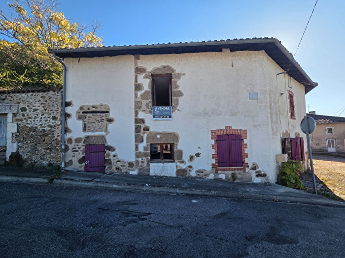 Maison 4 pièces à Rochechouart, à vendre
