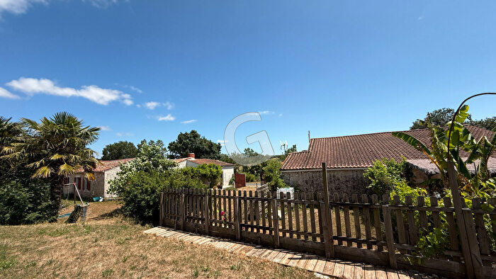 Maison 8 pièces à vendre à Lairoux