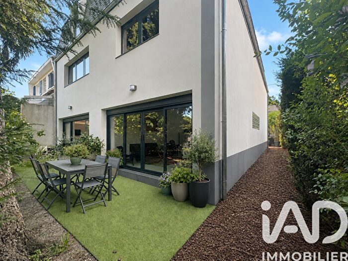 Champigny-sur-Marne, Coeuilly Village Parisien : Maison 14 pièces à vendre