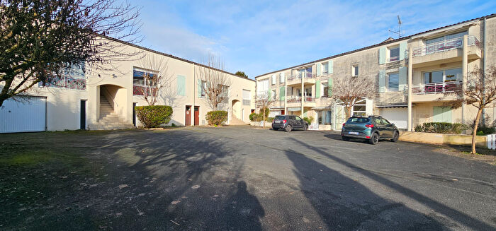 Appartement à vendre - Saintes, La Gare, Sébastien de Brouard, La Fenêtre - 3 pièces - 1 chambre