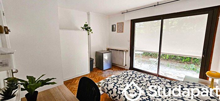Les Essarts, Bron : Appartement 1 pièce à louer