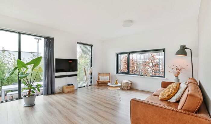 Maisons à vendre et appartements à louer - 1
