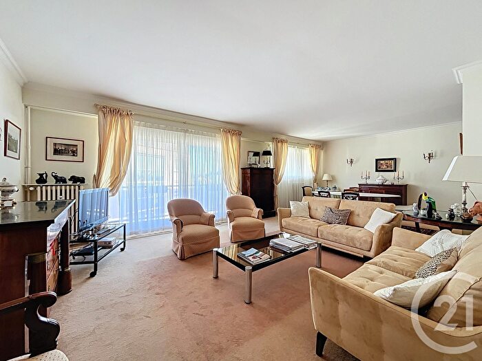 Appartement à louer - Chartres, Hôtel Dieu, Grand Faubourg - 5 pièces - 3 chambres