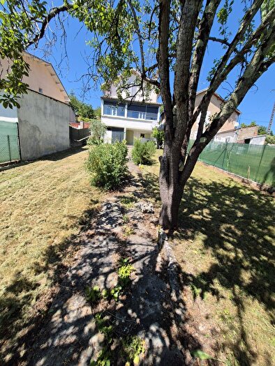 Maison à louer - Sireuil - 3 pièces - 2 chambres