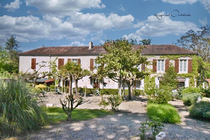 Maison à vendre - Lavardac - 14 pièces - 11 chambres