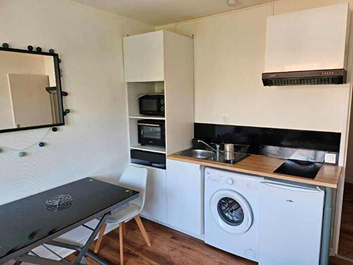 Appartement à louer - Les Salins, Clermont-Ferrand - 1 pièce