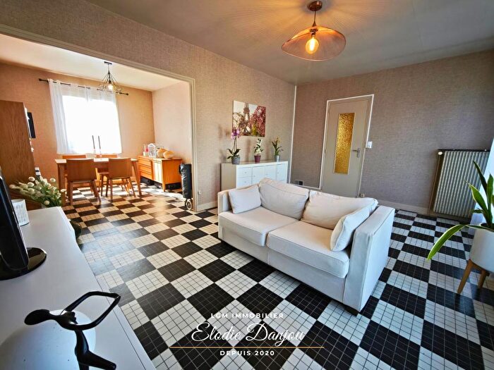 Vendôme, Centre-ville, Rochambeau - Maison 3 pièces à vendre