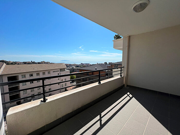 Bastia, Lupino : Appartement 3 pièces à louer
