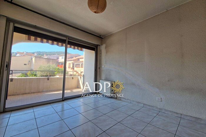 Appartement à louer - Mandelieu-la-Napoule - 2 pièces - 1 chambre