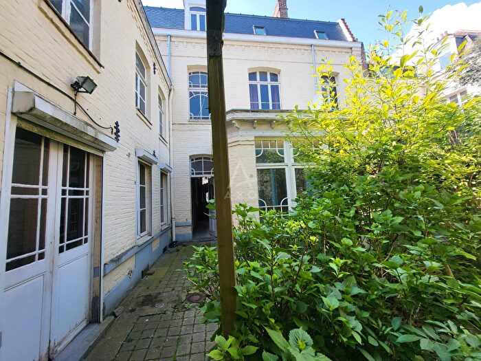 Maison à vendre - Douai, Centre-ville - 10 pièces - 6 chambres