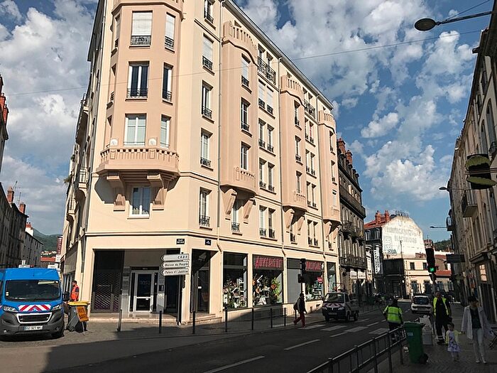 Appartement à louer - Clermont-Ferrand, Jaude, Fontgiève Saint-Alyre - 4 pièces - 3 chambres