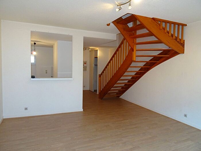 Appartement à louer - Le Centre-Centre Ville, Roanne - 3 pièces - 2 chambres