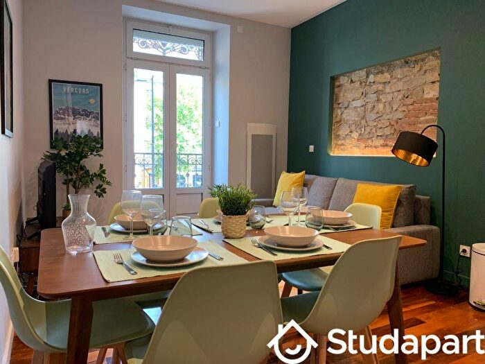 Appartement à louer - Berriat-Ampere, Grenoble - 3 pièces