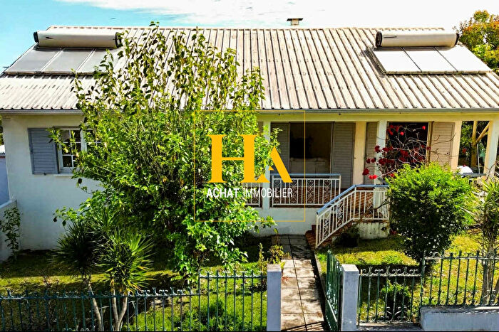 Maison à vendre - Le Tampon, Onzième, Douzième - 8 pièces - 6 chambres