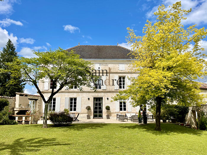 Maison à vendre - Vars - 7 pièces - 5 chambres