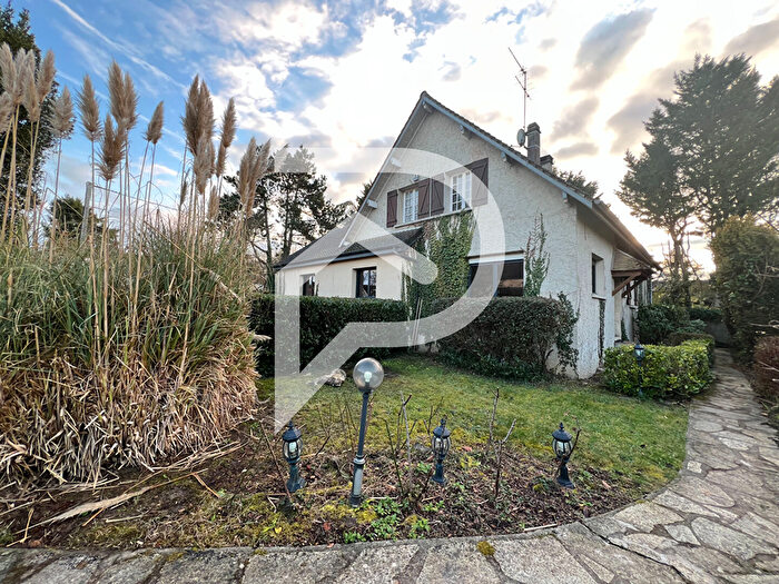 Maison à vendre - Les Essarts-le-Roi - 10 pièces - 7 chambres