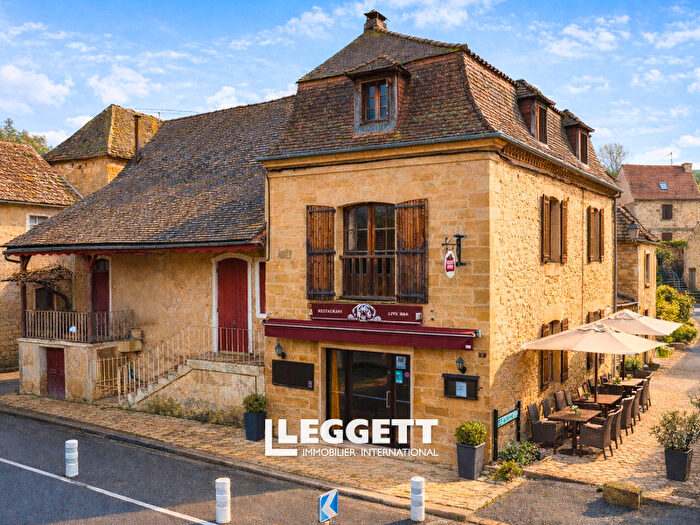 Maison à vendre - Sarlat-la-Canéda - 10 pièces - 5 chambres