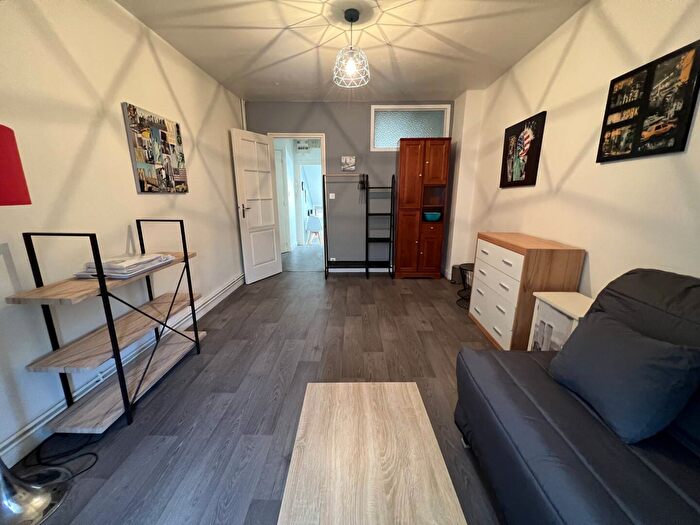 Appartement à louer - Villers-Cotterêts - 1 pièce