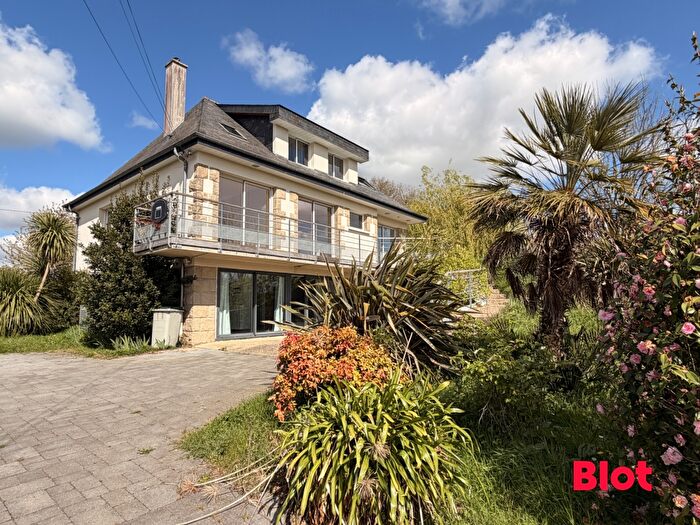 Maison à vendre - LHermitage - 8 pièces - 6 chambres