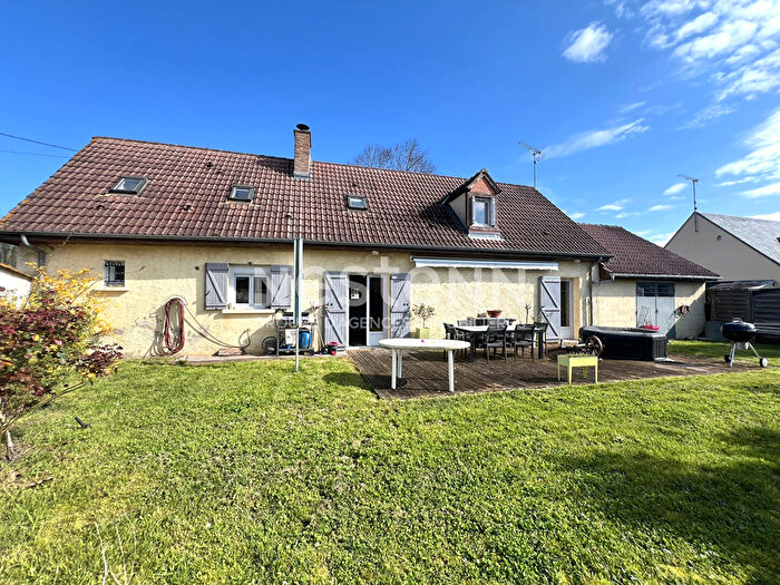 Maison à vendre - Varennes-sur-Fouzon - 6 pièces - 4 chambres