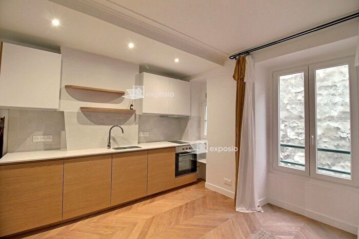 Appartement à vendre - Paris e , Grandes Carrières, Clichy - 1 pièce