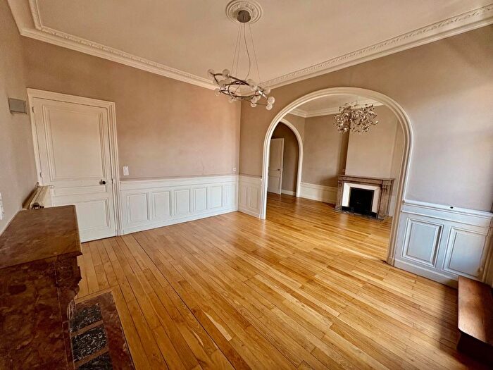 Roanne, Centre-ville, Varenne : Appartement 5 pièces à louer