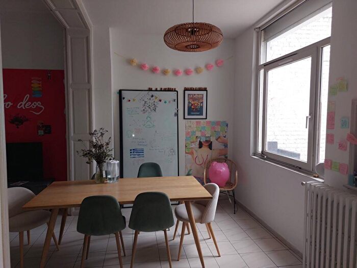 Faubourg Saint Catherine-Faubourg de Paris-Le Vignole, Valenciennes : Appartement 1 pièce à louer