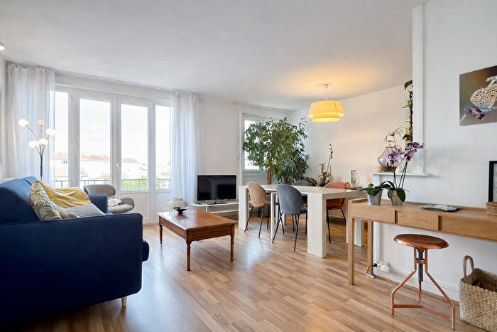 Appartement à vendre - Clermont-Ferrand, Montferrand - 3 pièces - 2 chambres