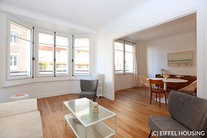 Appartement à louer - Violet Commerce, Paris ème arrondissement - 3 pièces - 1 chambre