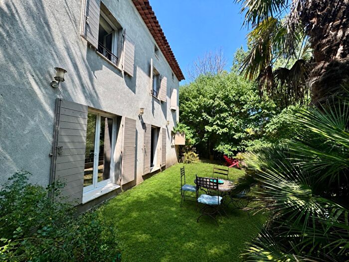 Saint-Martin-de-la-Brasque : Maison 4 pièces à vendre