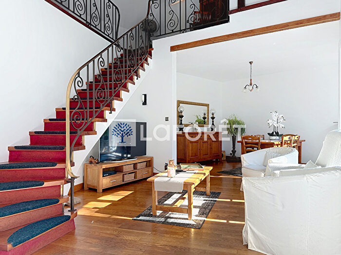 Maison à vendre - Châtillon-sur-Thouet - 6 pièces - 5 chambres