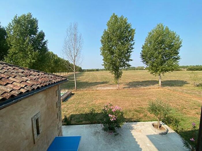 Maison 6 pièces à Arveyres, à vendre