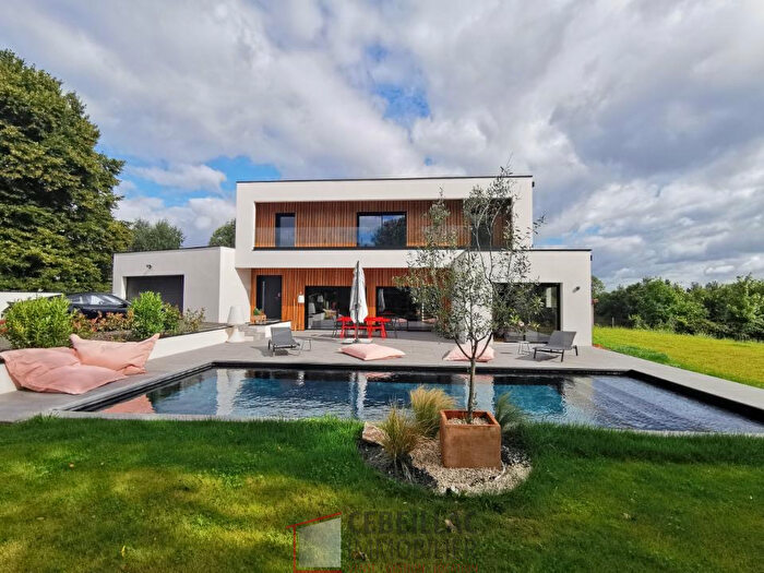 Maison à vendre - Orcines - 9 pièces - 5 chambres