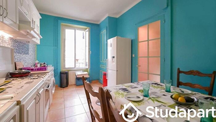 Appartement à louer - Le Grand Trou, Lyon ème arrondissement - 1 pièce - 3 chambres