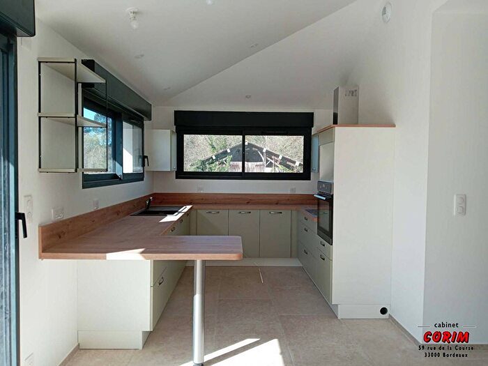 Maison à louer - Castelnau-de-Médoc - 4 pièces - 3 chambres