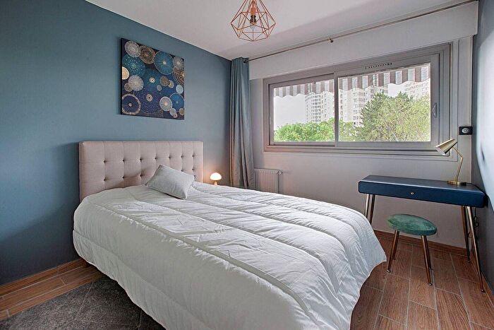 Chemin de l'île, Nanterre : Appartement 7 pièces à louer